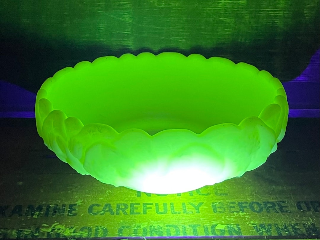 Vintage Fenton Custard Satin Glass Water Lily Pattern Uranium ...