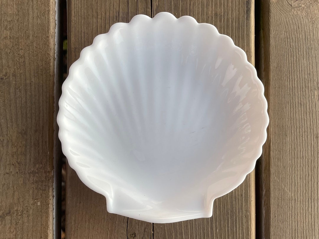 Vintage Milk Glass Scallop Shell Seashell Small Serving Dish Trinket ...