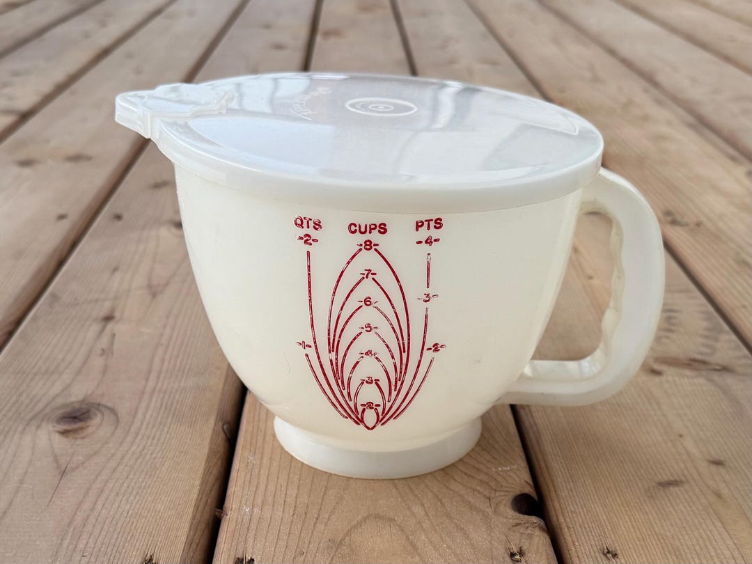 Vintage Tupperware Eight Cup Mix N Store Measuring Pitcher Batter Bowl ...