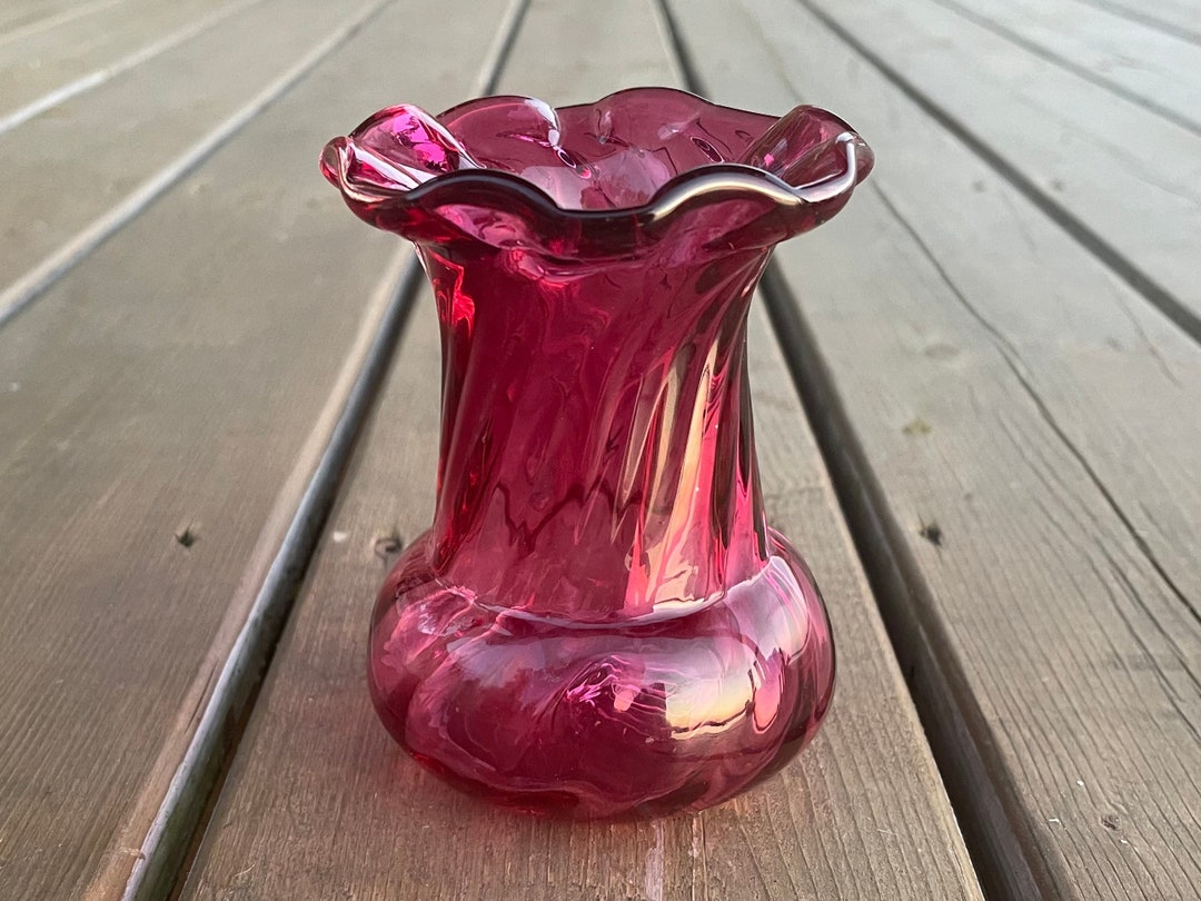 Vintage Rossi Hand Blown Cranberry Glass Optic Ruffled Edge Vase Retro ...