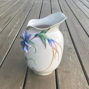 Franz Collection, Franz Porcelain, Franz Vase, Hummingbird Franz Collection, Franz Porcelain, Franz Vase, Hummingbird