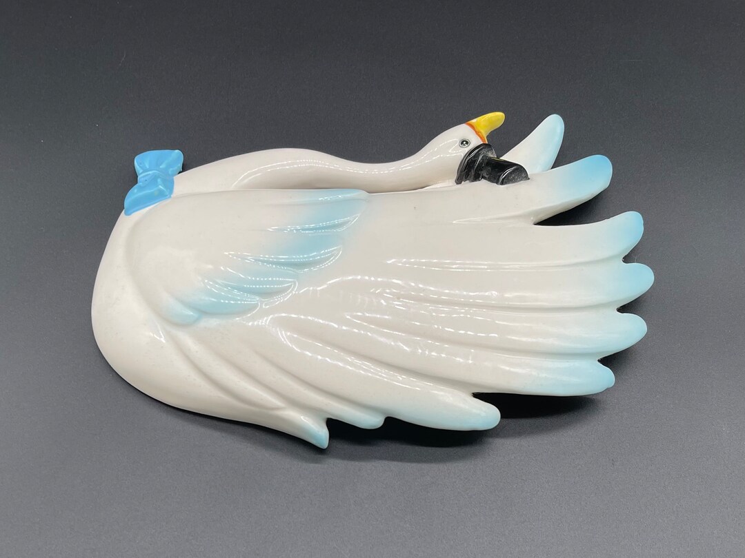 Vintage an Enterprise Exclusive Lefton White Swan in Bow Tie and Top ...