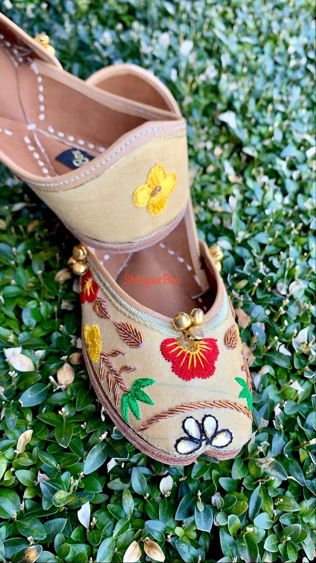 Designer Beige/gold Punjabi Jutti/shoes Casualwear/wedding/party With ...