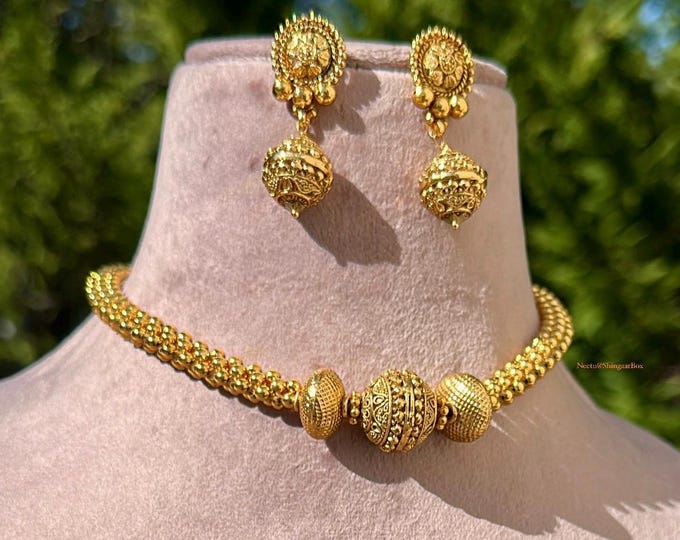 Traditional Marathi Thushi Choker Style Necklace Earrings Set in Gold ...