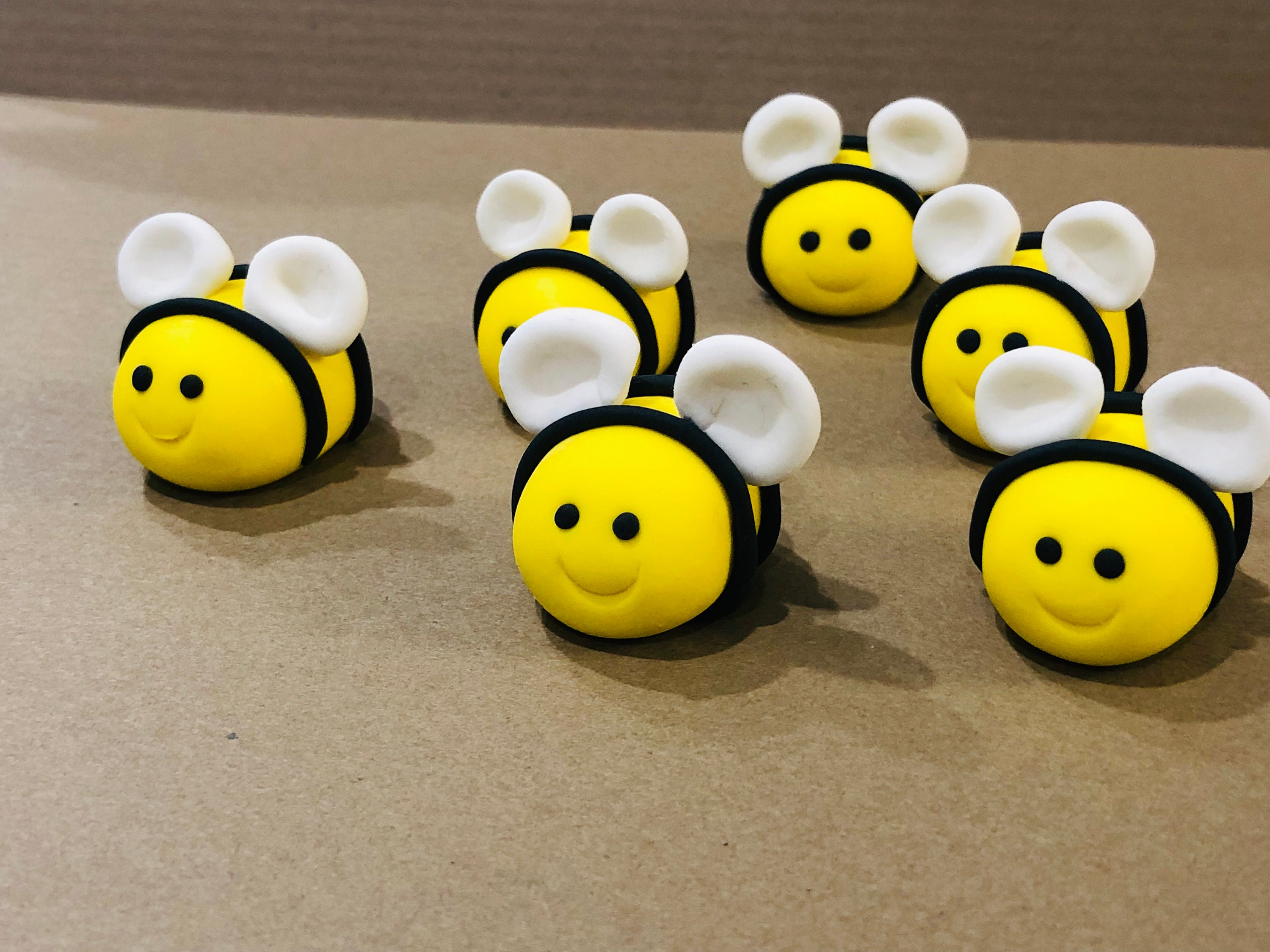 Edible Sugar Fondant Bumble Bee Cake or Cucpake Toppers - Etsy