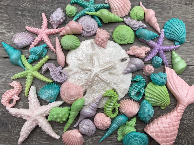 25 or 50 Edible sugar seashells underwater theme beach fondant | Etsy
