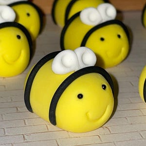 Edible Sugar Fondant Bumble Bee Cake or Cucpake Toppers-gluten Free ...