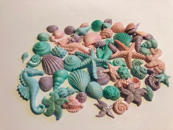 25 or 50 edible fondant seashells for cake or cupcake | Etsy