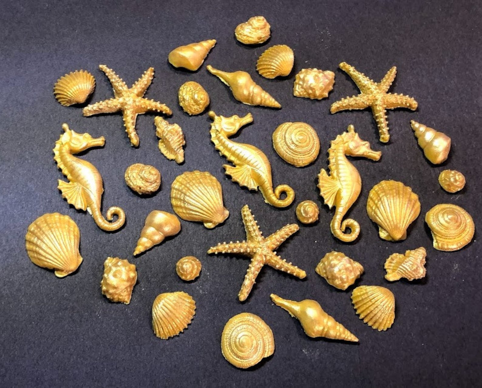 25 Gold Edible fondant seashells seahorses starfish set | Etsy