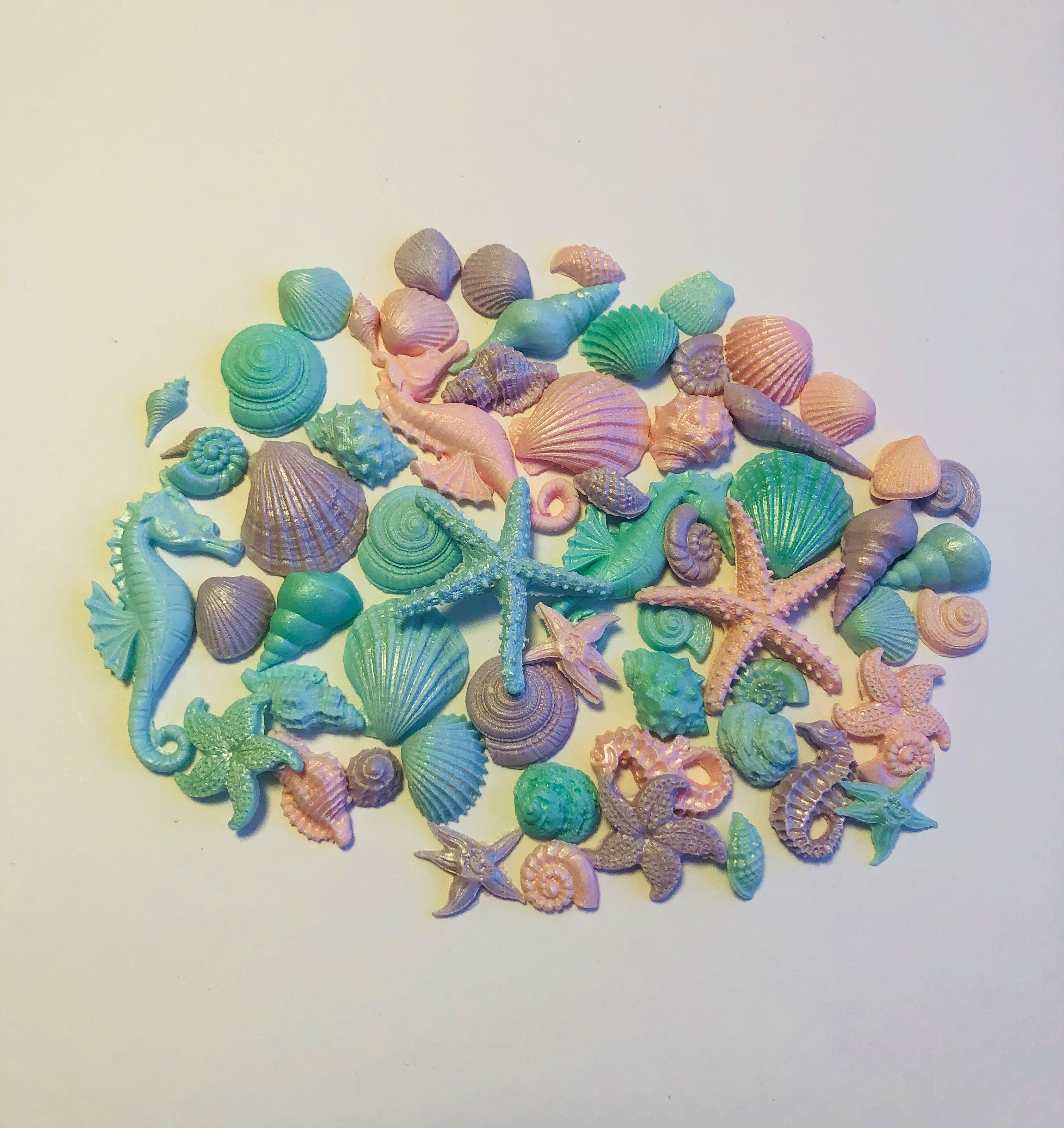 25 or 50 edible fondant seashells for cake or cupcake | Etsy