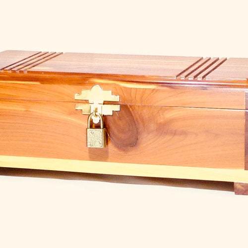 Large Cedar Chest With Lock and Key for Keepsakes Urn Small | Etsy
