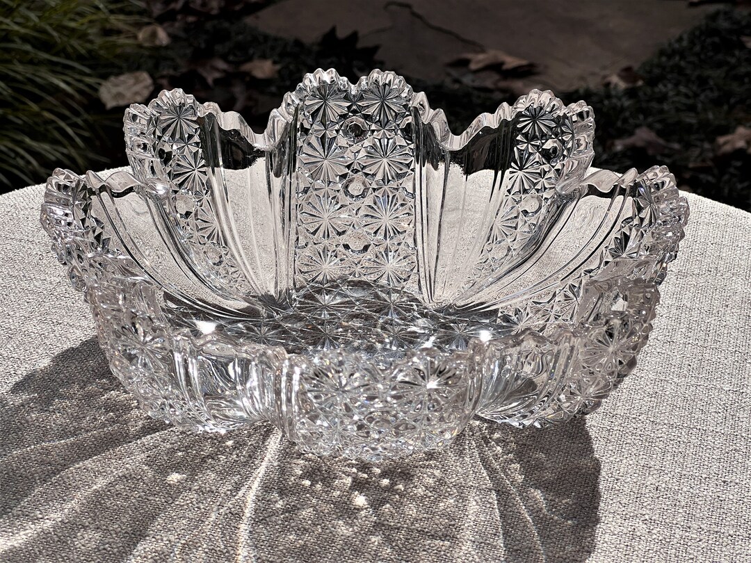 Large 8.75" Glass Star Shaped Button and Daisy Bowl, Sawtooth Rim ...