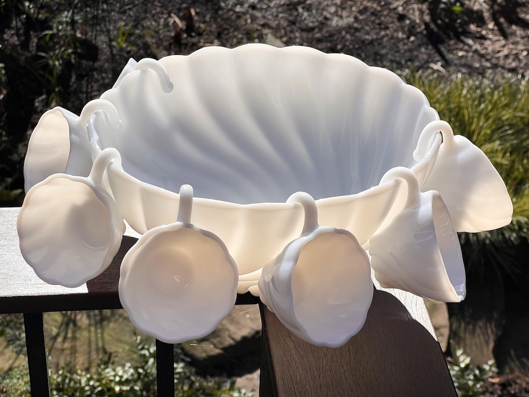 Hazel Atlas Alpine White Colonial Swirl Shell Punch Bowl Set, Seven (7 ...