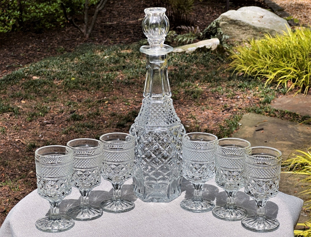 Anchor Hocking Wexford Decanter With Glass Stopper and SIX Wine Glasses ...