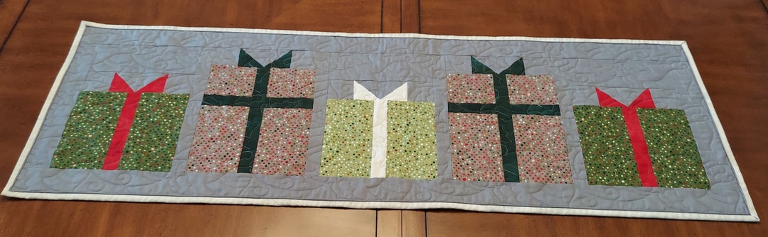 Country Christmas Table Runner - Etsy