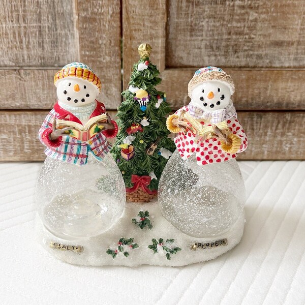 Salt and Pepper Shaker Snowmen - Etsy