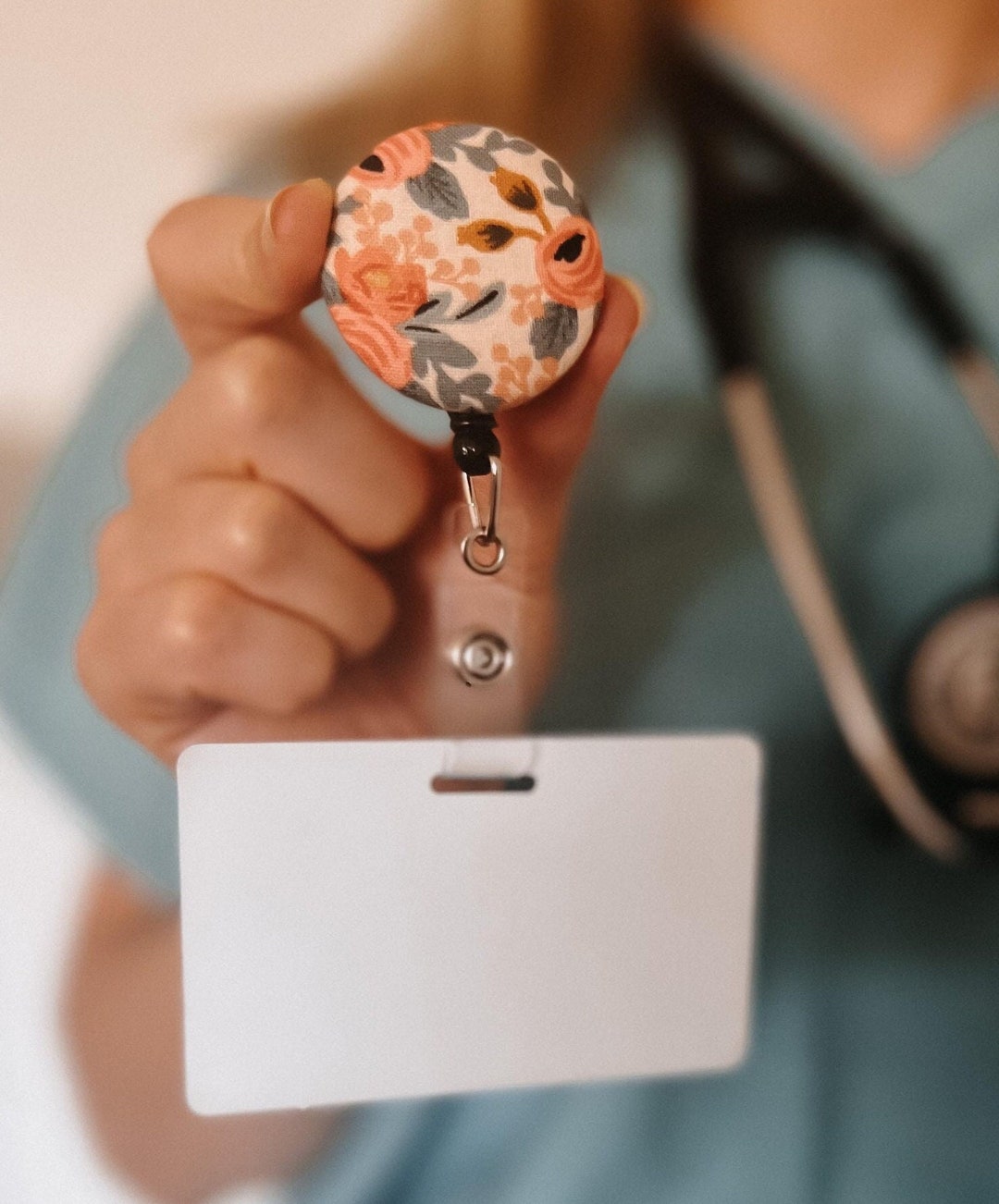 Access Card Badge Reel, Retractable ID Card Clip, Fabric Badge Roll for ...