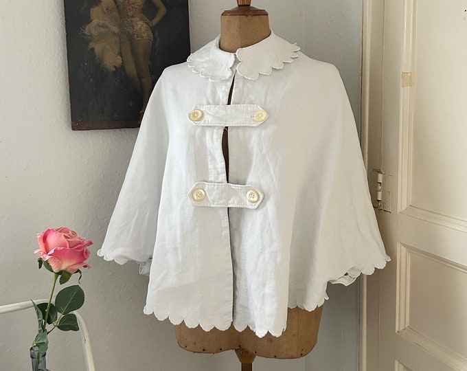 Victorian White Cape W/ Scalloped Edges, Antique Waffle Textured Cloak ...