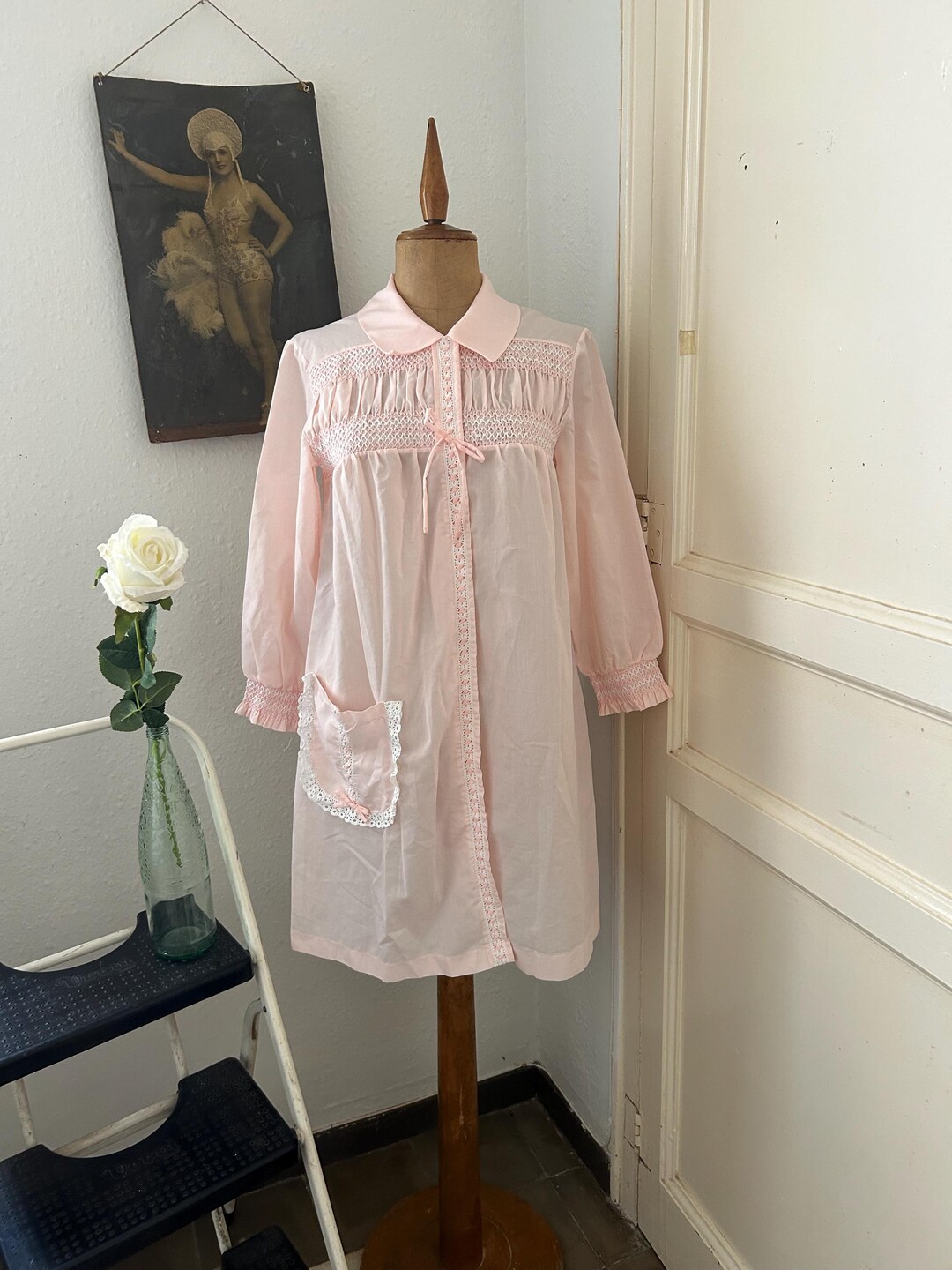 Vintage Pink Housecoat With Smocking and Eyelet Lace 1960s - Etsy