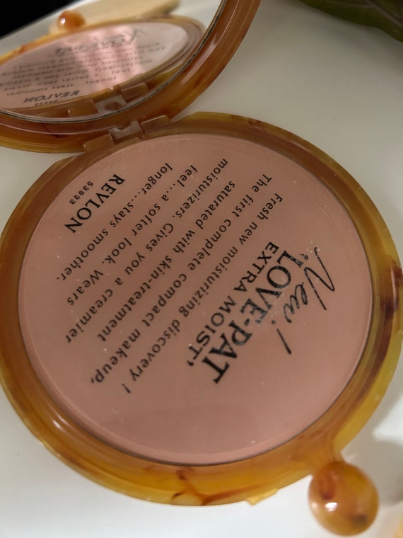 Vintage Revlon Love-pat Powder Compact 1960s, Collect… - Gem