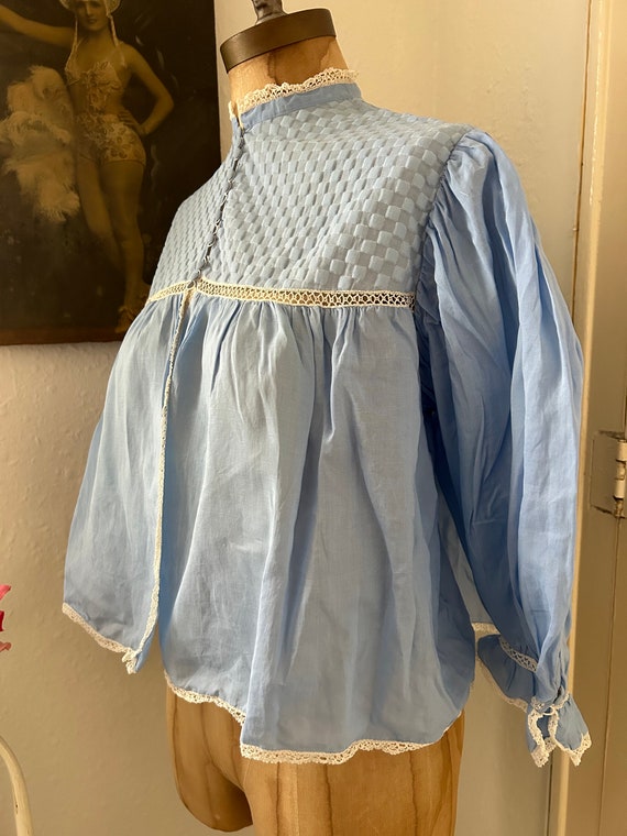 1940s Blue Linen Puff Sleeved Bed Jacket Size Small - Gem
