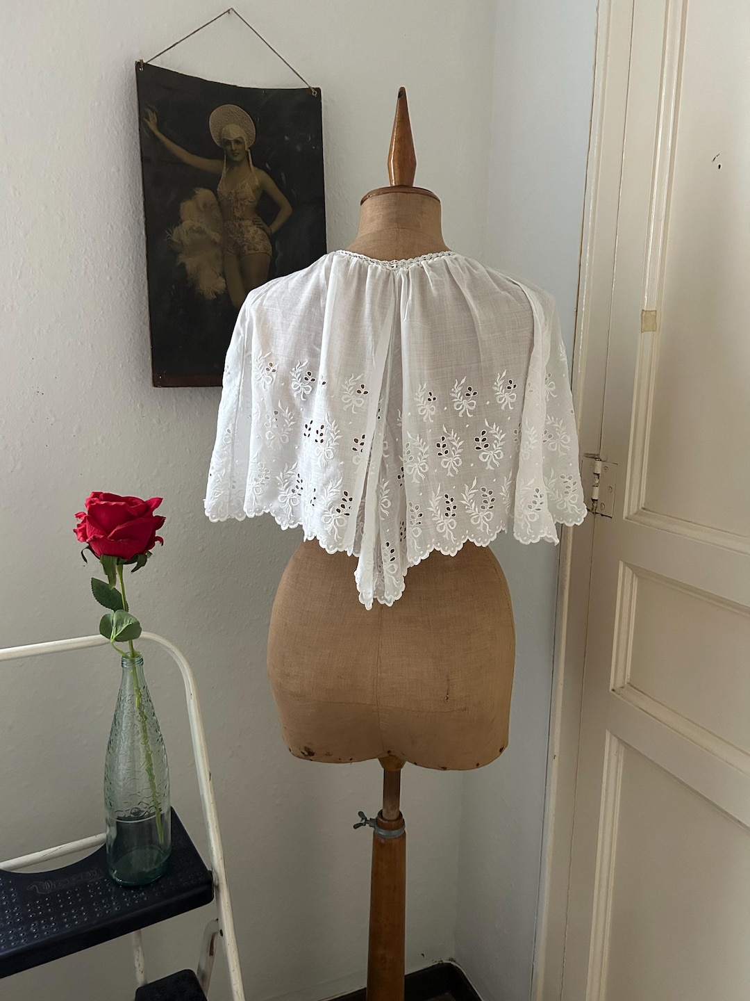 Antique White Cotton Eyelet Shawl With Embroidered Ribbon Bows - Etsy