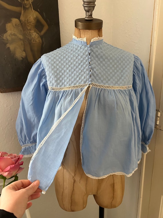 1940s Blue Linen Puff Sleeved Bed Jacket Size Small - Gem