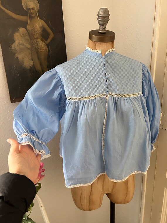 1940s Blue Linen Puff Sleeved Bed Jacket Size Small - Gem