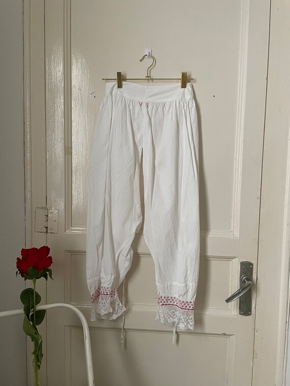Antique White Split Leg Bloomers w/ Red Embroidered T… - Gem