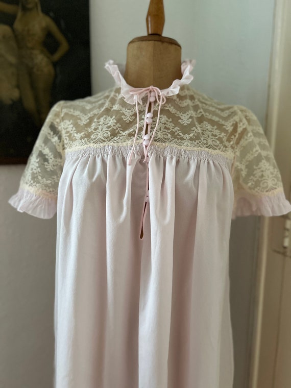 Vintage Pink Ruffled Neck Nightgown w/ Lace, Shor Sle… - Gem