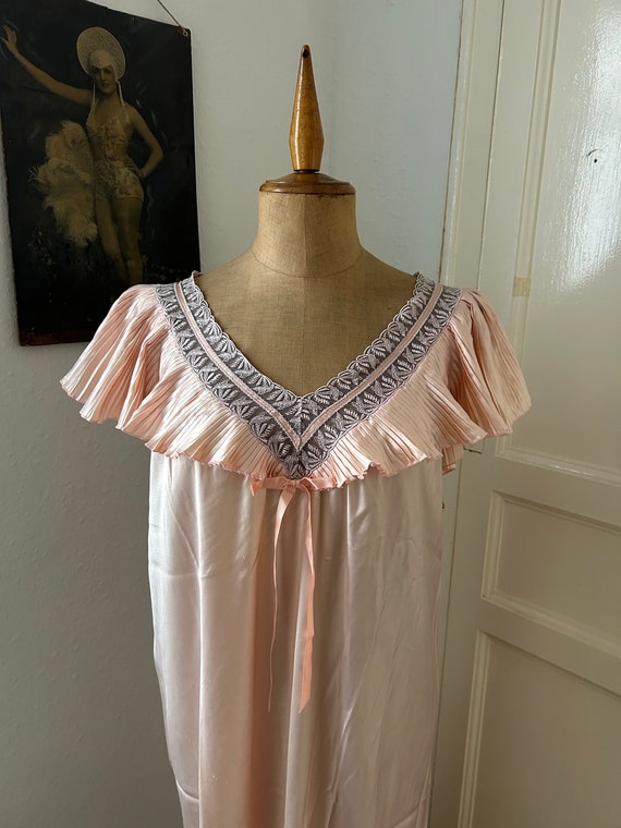 Vintage Peach Satin Nightgown, Long Nightie Size Larg… - Gem