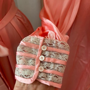 Luxurious Vintage 30s Style Pink Liquid Satin Peignoir Set With ...