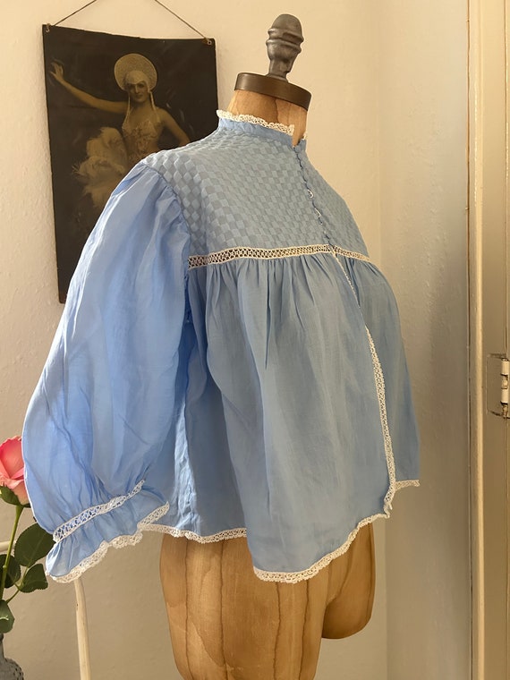 1940s Blue Linen Puff Sleeved Bed Jacket Size Small - Gem