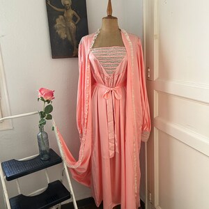 Luxurious Vintage 30s Style Pink Liquid Satin Peignoir Set With ...