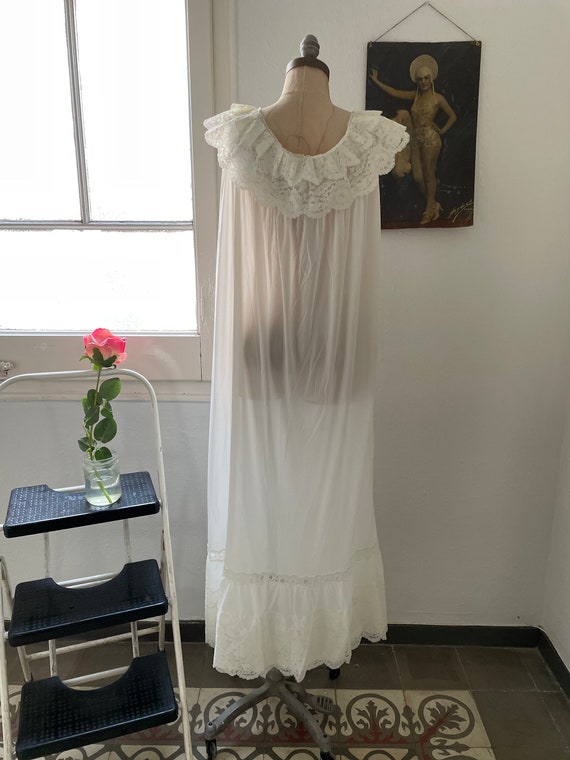 Vintage 1960s Semi Sheer White Ruffled Scoop Neck Lac… Gem