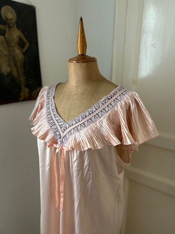 Vintage Peach Satin Nightgown, Long Nightie Size Larg… - Gem