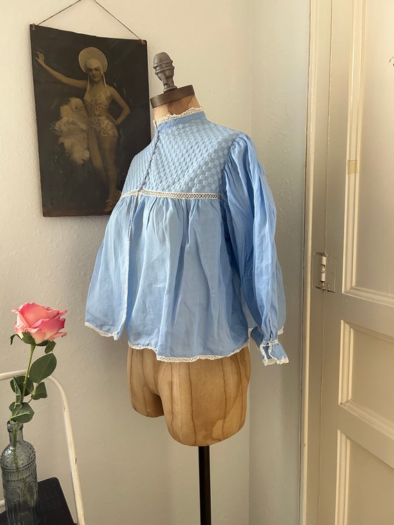 1940s Blue Linen Puff Sleeved Bed Jacket Size Small - Gem