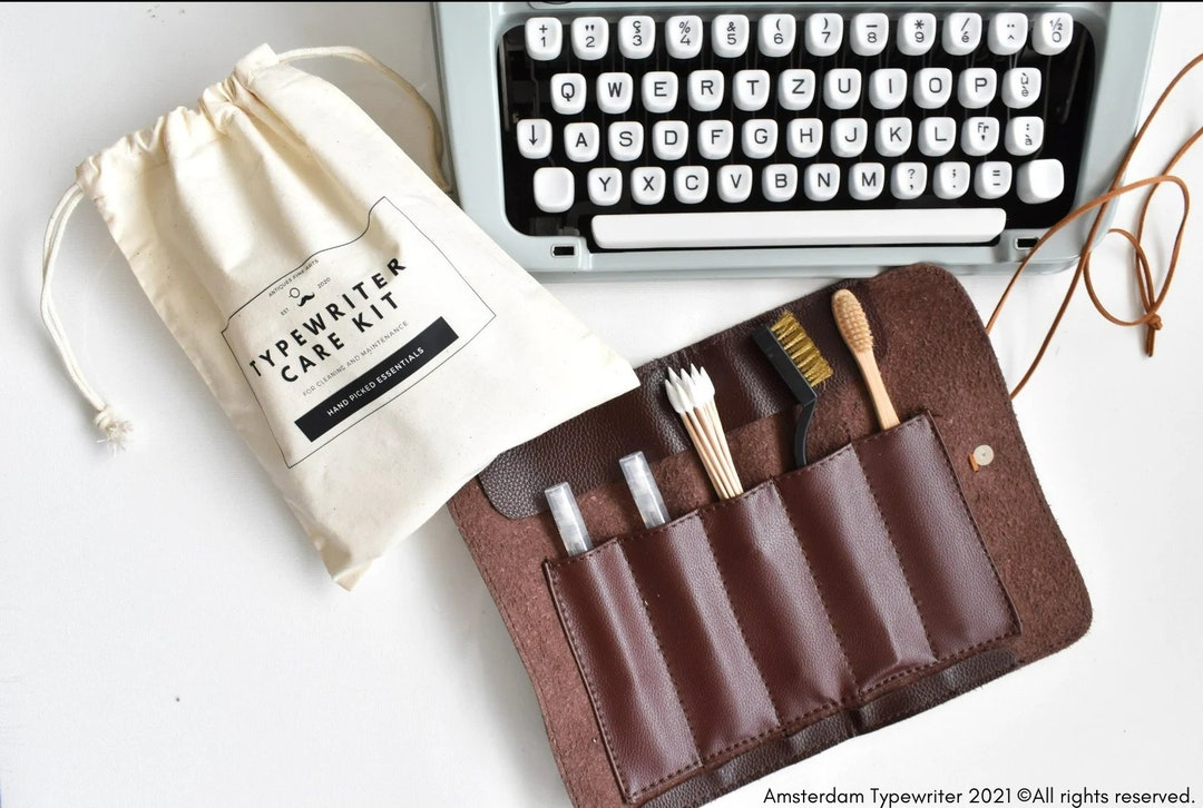 De Luxe Typewriter Care and Cleaning Kit, Including FREE Booklet With ...