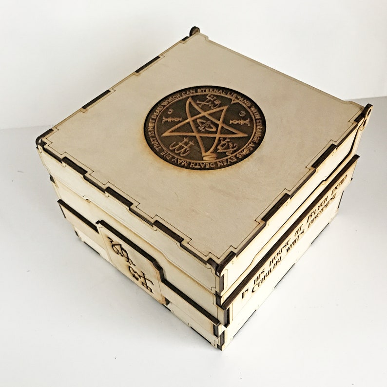 Cthulhu / Lovecraft Wooden Box. Waits Dreaming Even Death May - Etsy