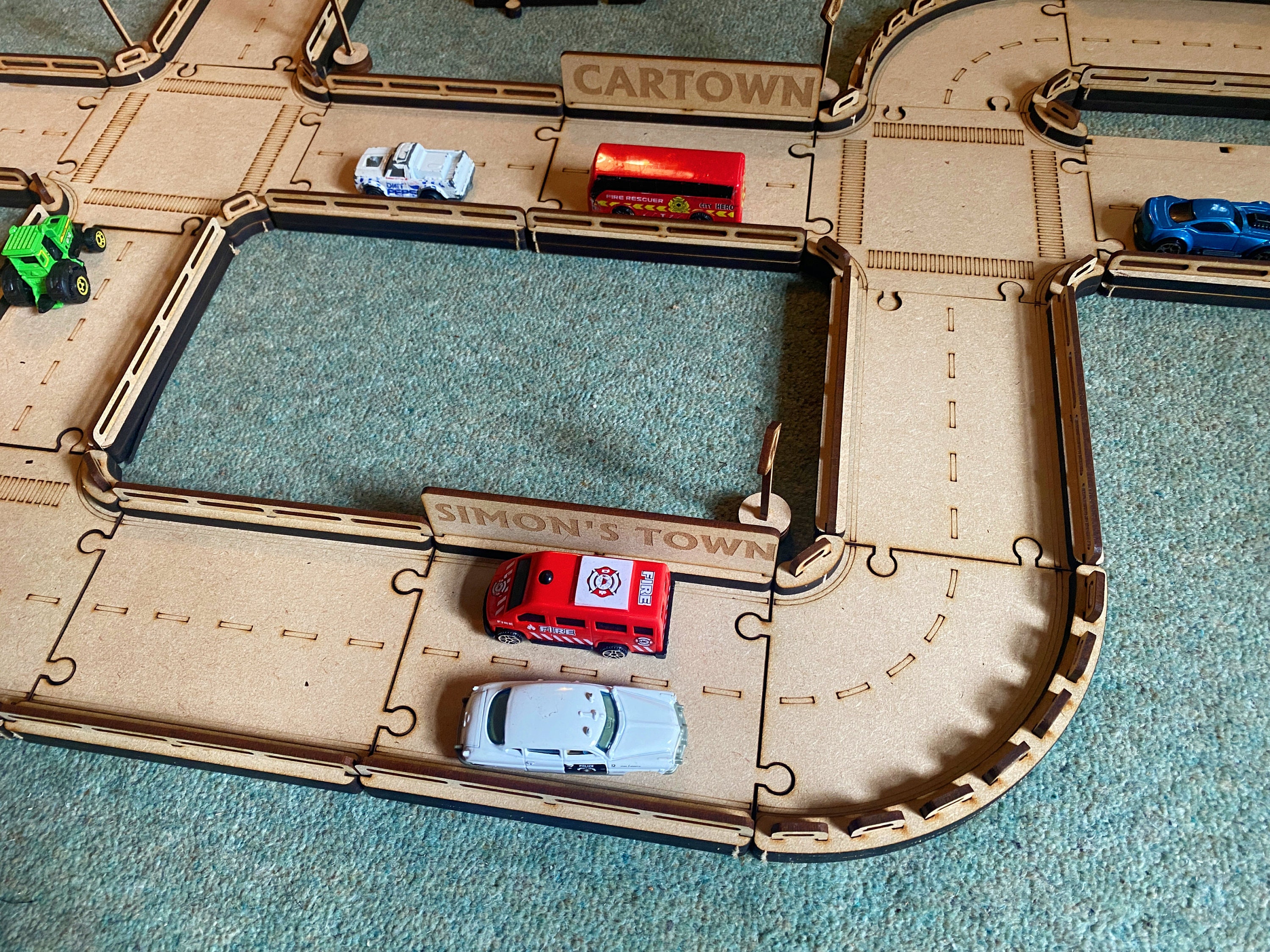 Road Layout for Matchbox Cars: Jigsaw-style Roads With Straights, Turns ...