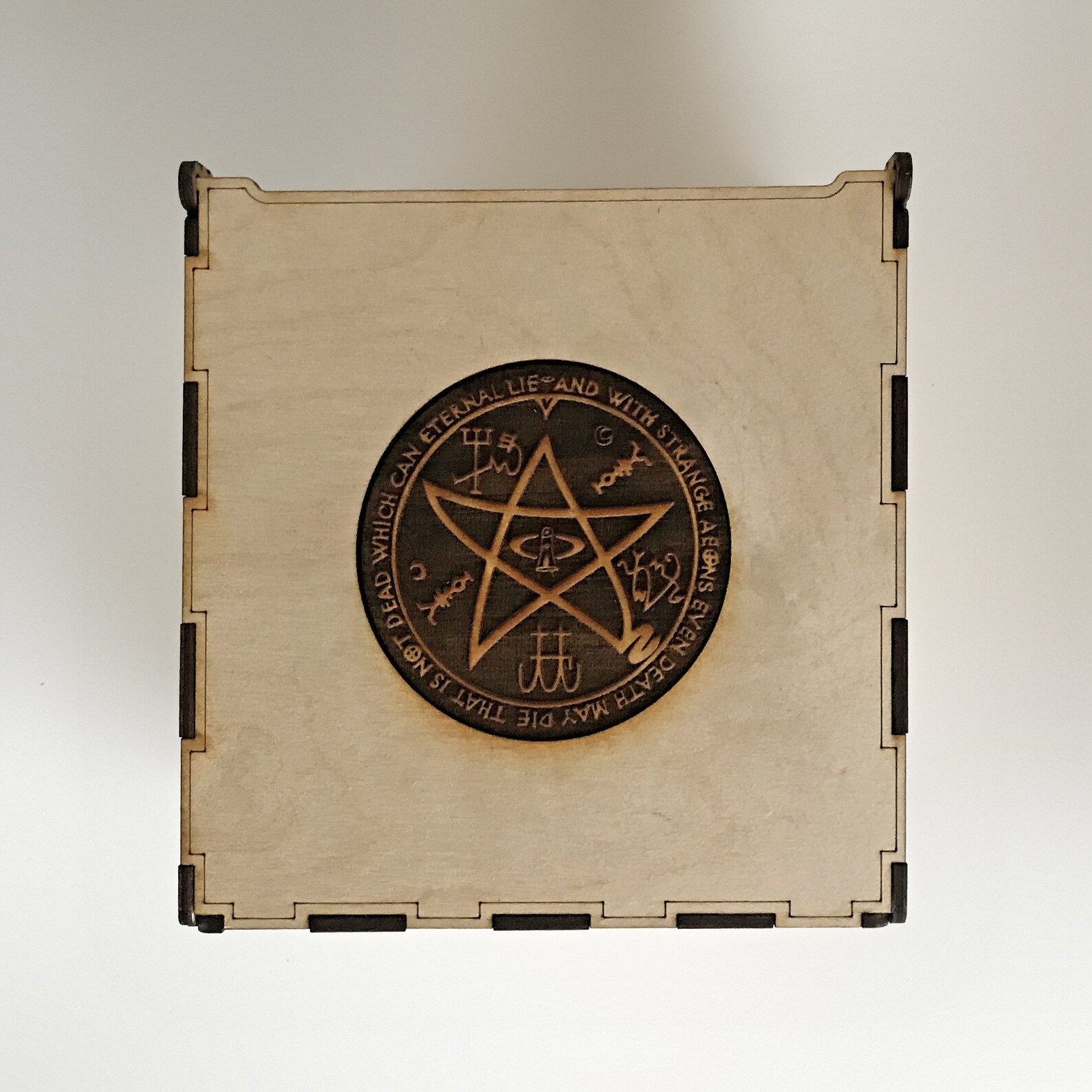Cthulhu / Lovecraft Wooden Box. Waits Dreaming, Even Death May Die Text ...