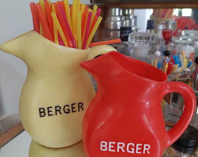 2 Berger Pitchers in Yellow and Red Plastic From the 60s - Etsy