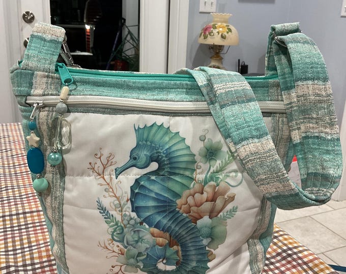 Starfish Beach Themed Crossbody Bag - Medium Sized Lightweight Purse ...