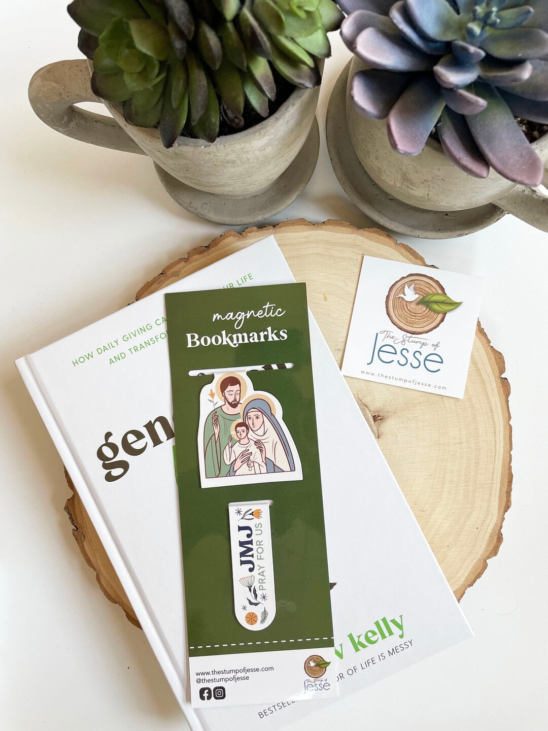 The Holy Family Magnetic Bookmarks Set of 2 Jesus, Mary and Joseph Pray ...