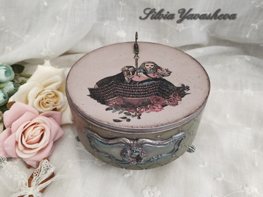 Alice in Wonderland Round Jewelry Box Vintage Style Alice Box ...