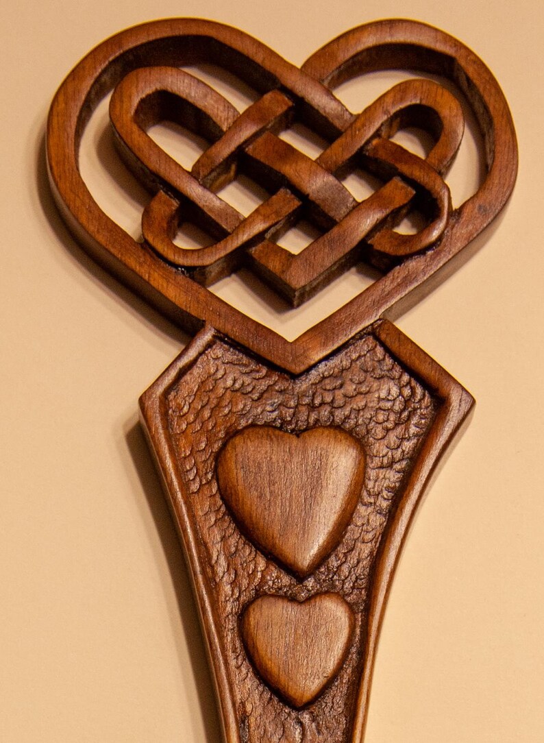 Welsh Love Spoon Celtic Knot Design - Etsy UK