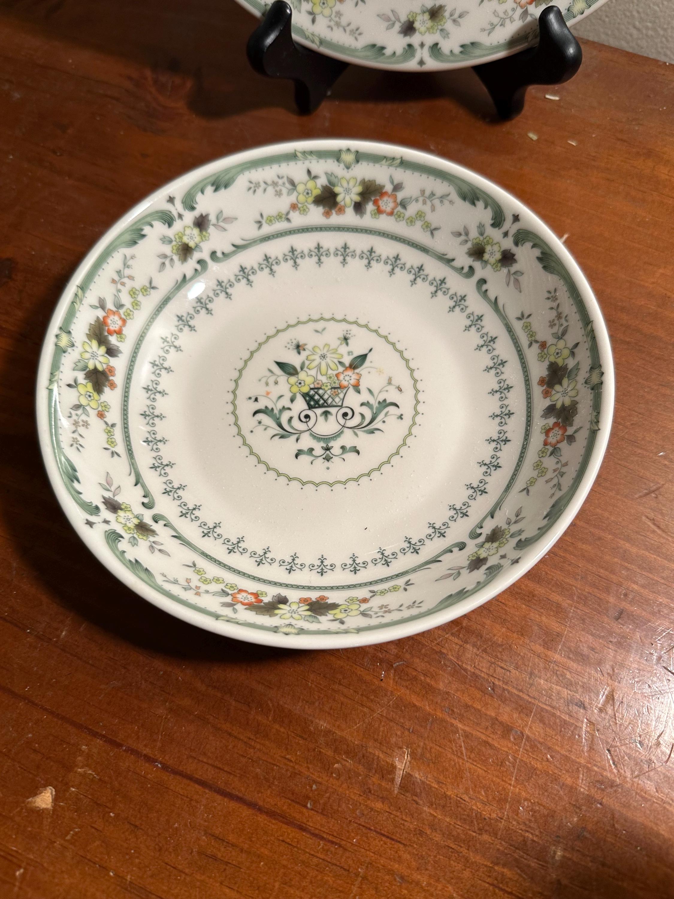 Royal Doulton PROVENÇAL Pattern Porcelain 5 Piece Place Setting With ...