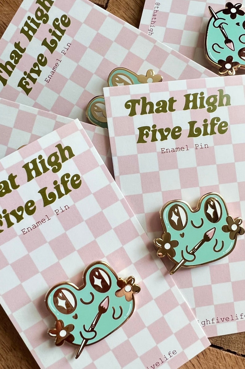 Painting Frog Hard Enamel Pin, Gold Finish - Etsy