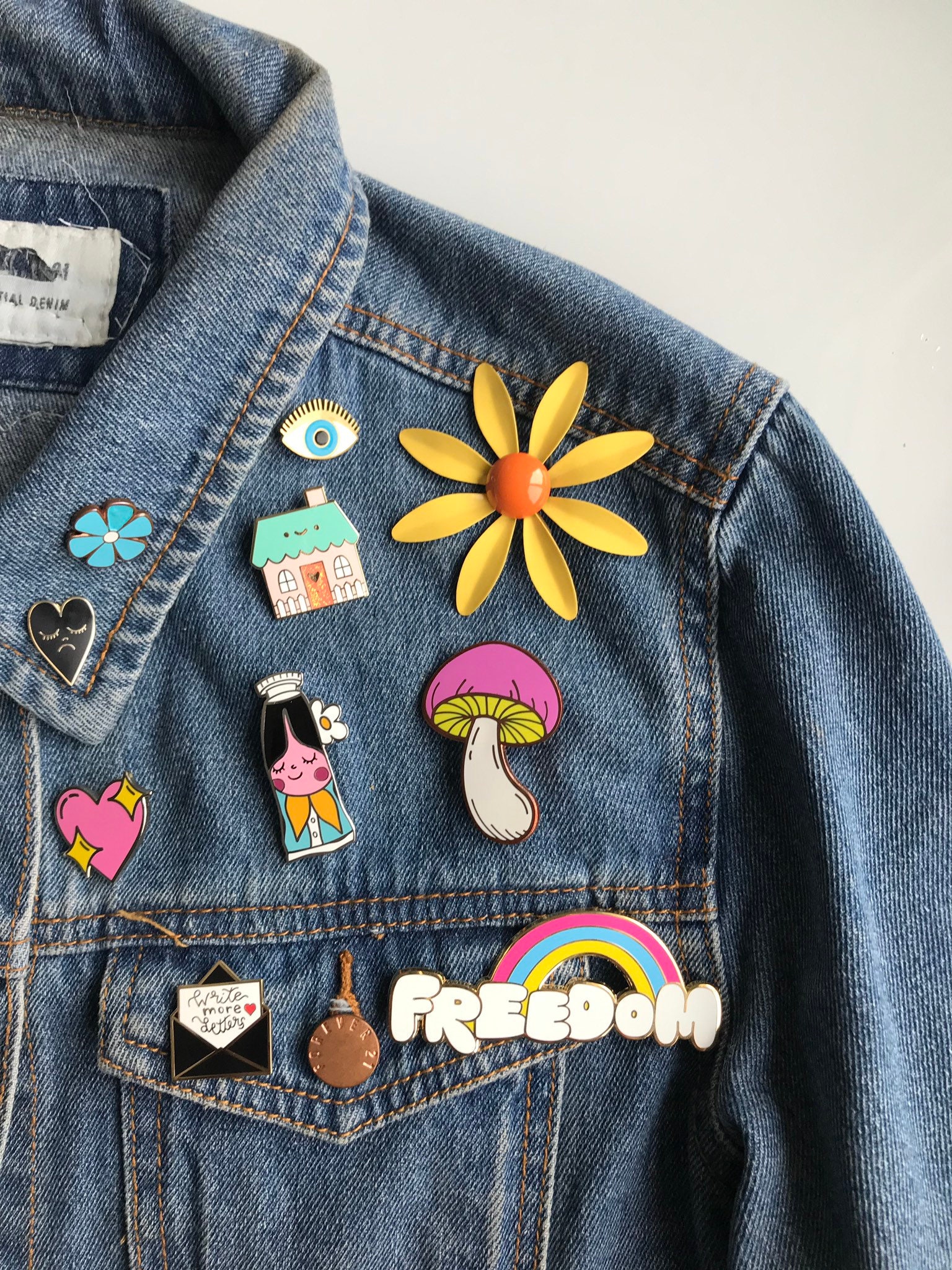 Paint Tube Enamel Pin Art Pin-cute Enamel Pin Kawaii Pin - Etsy