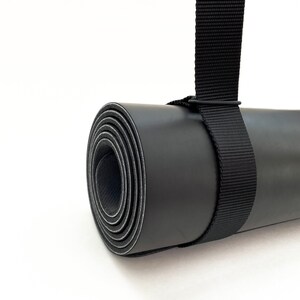 Black Yoga Mat Strap 2-in-1 Mat Carrying Stretching Strap | Yoga ...
